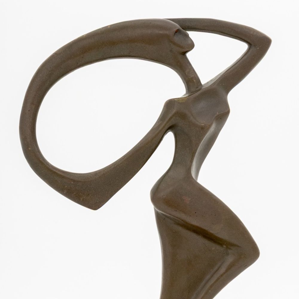 Modern Abstract Standing Female Bronze Sculpture – Showplace