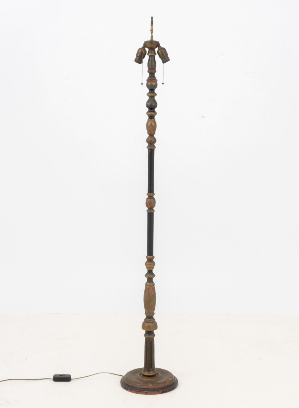 Neoclassical Style Ebonized & Giltwood Floor Lamp – Showplace
